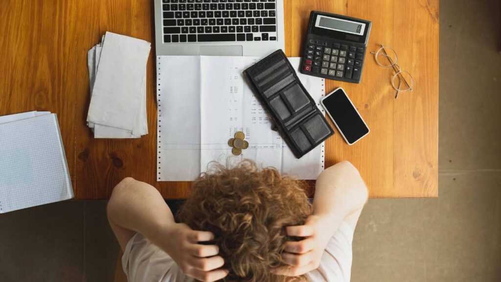 Memahami Money Avoidance: Uang itu Buruk - Skorlife