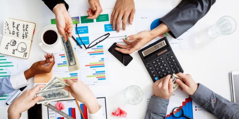 ROE (Return of Equity): Pengertian, Contoh & Cara Hitung - Skorlife